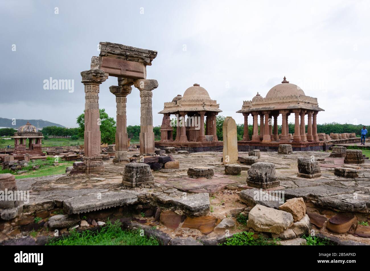 2001 Gujarat earthquake damaged ruins of Chattardi in Bhuj, Kutch ...