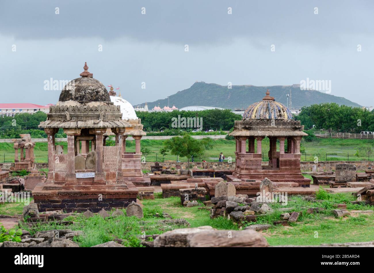 2001 Gujarat earthquake damaged ruins of Chattardi in Bhuj, Kutch ...