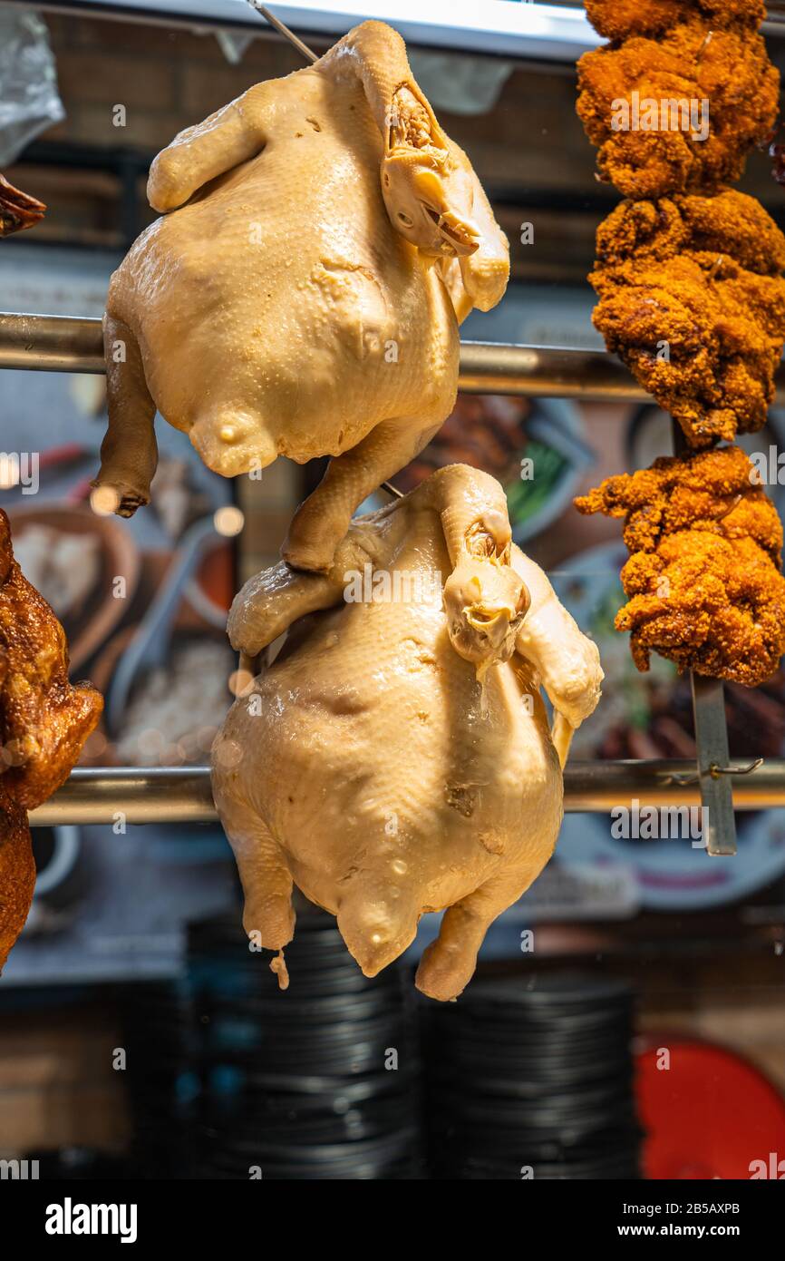 Whole boiled chickens displayed at Chinese restaurant showcase Stock ...
