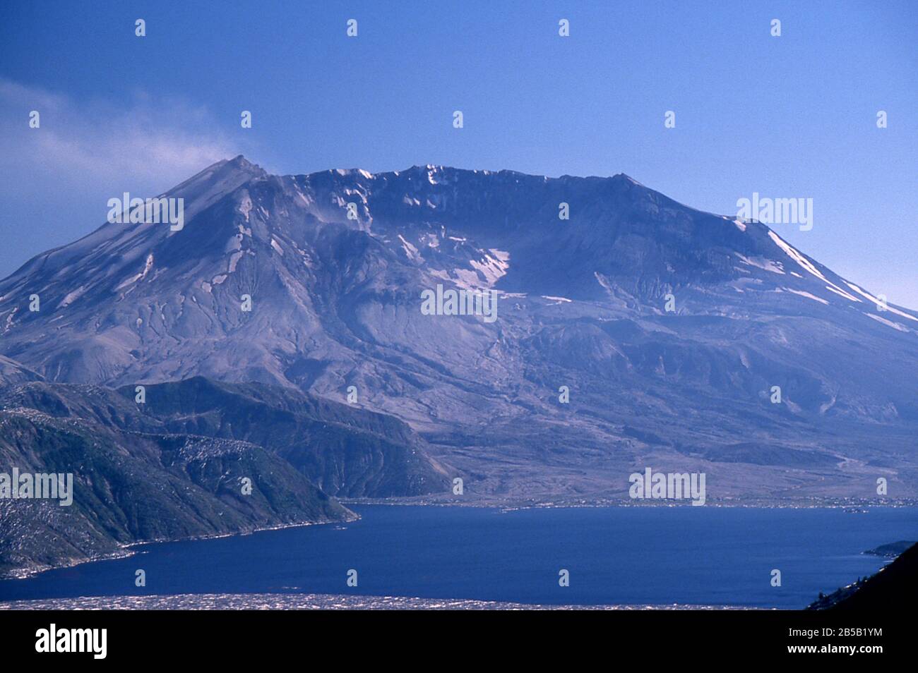 The mount st. helens 24 years after the eruption Stock Photo - Alamy