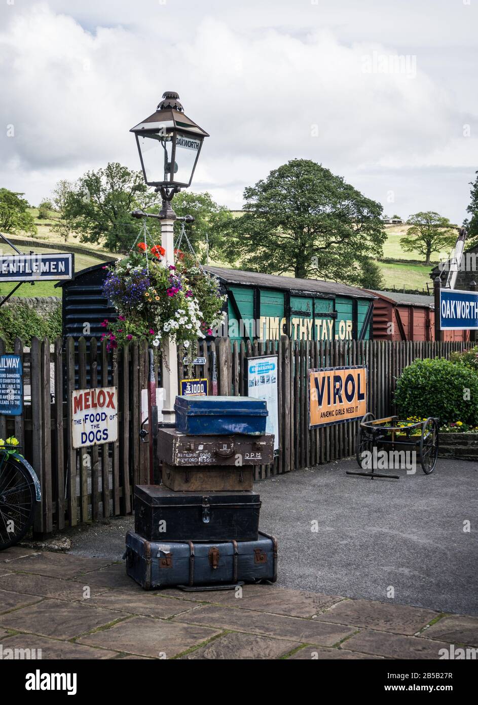 The platform at Oakworth station on the Keighley & Worth Valley Railway ...