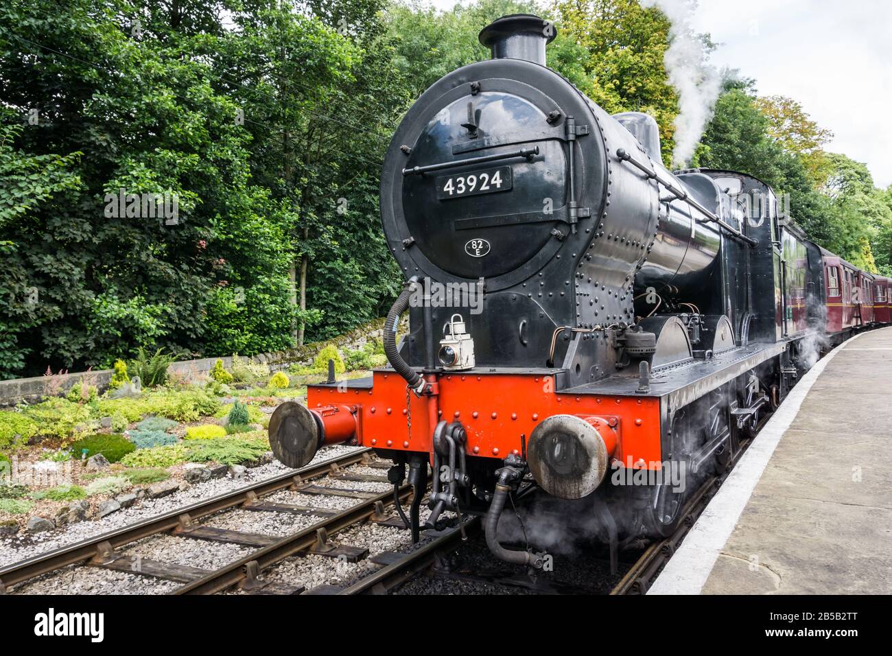 Class 4f steam locomotive hi-res stock photography and images - Alamy