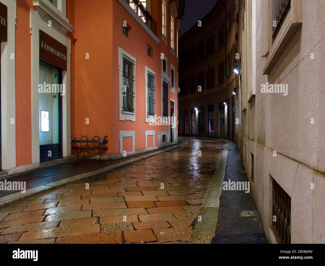 Empty street on rainy night hi-res stock photography and images - Alamy