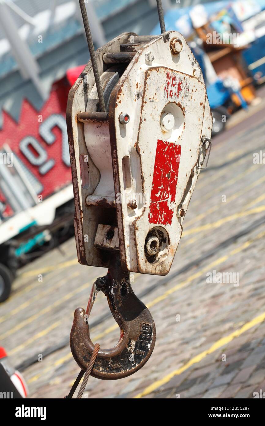Cargo hook hi-res stock photography and images - Alamy
