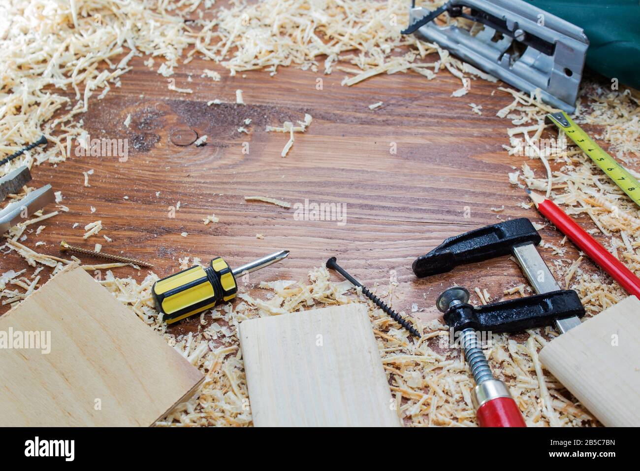 Cutting_wood hi-res stock photography and images - Alamy