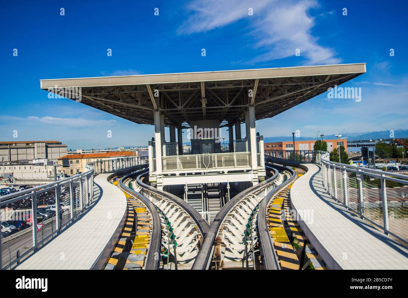 Shuttle train hi-res stock photography and images - Alamy