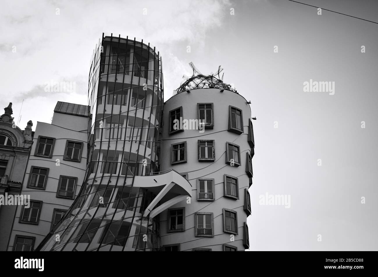 Concrete columns concrete roof beams hi-res stock photography and ...