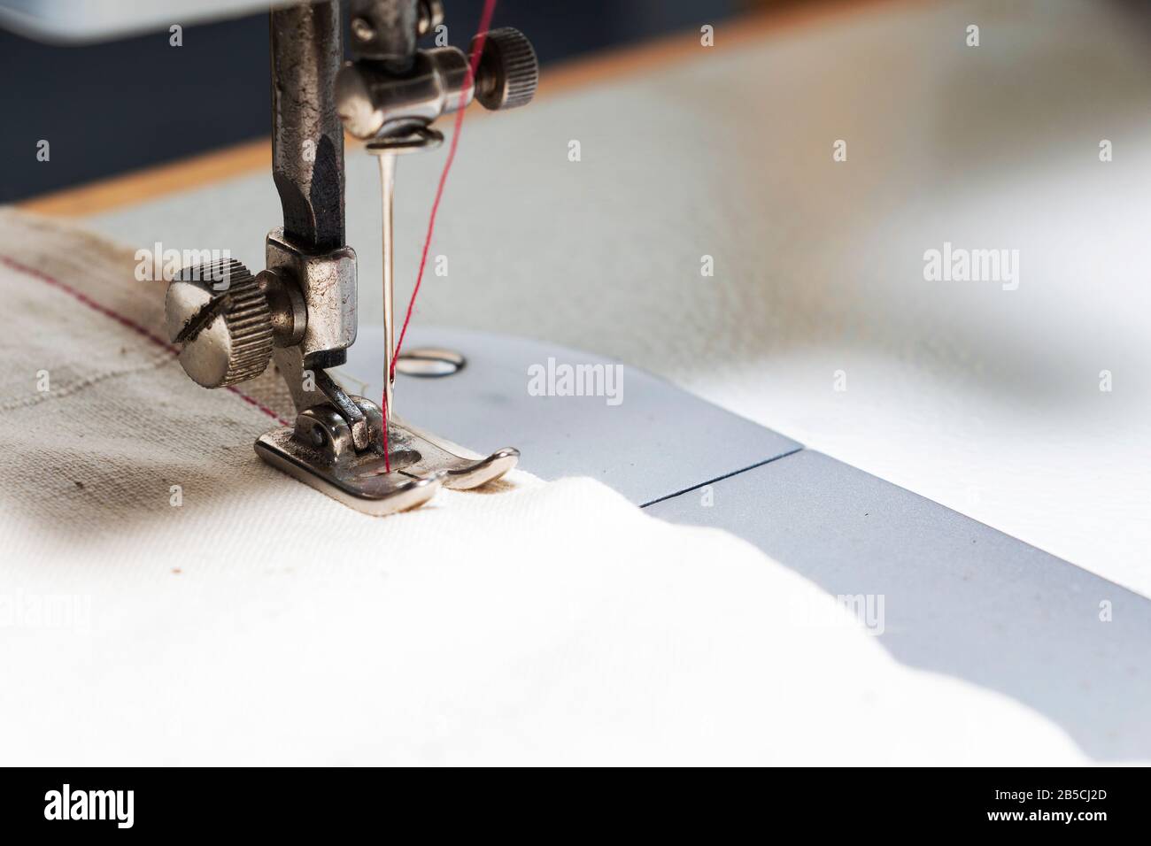 Shuttle a needle hi-res stock photography and images - Alamy