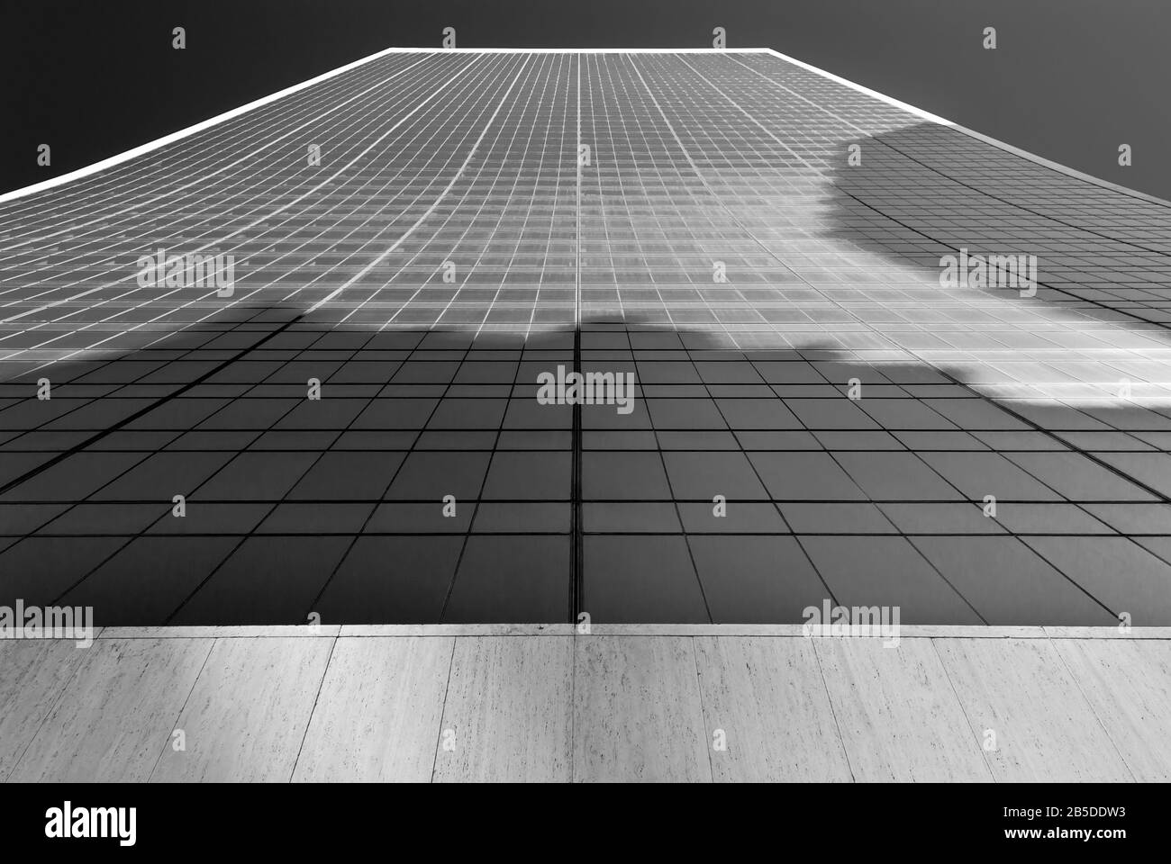 Black and white skyscraper Black and White Stock Photos & Images - Alamy