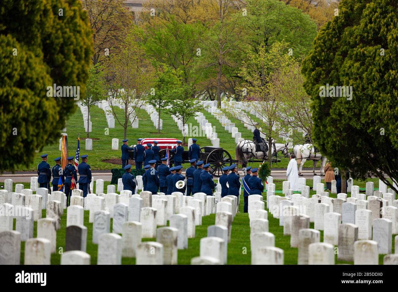 America military death burial graveyard hi-res stock photography and ...