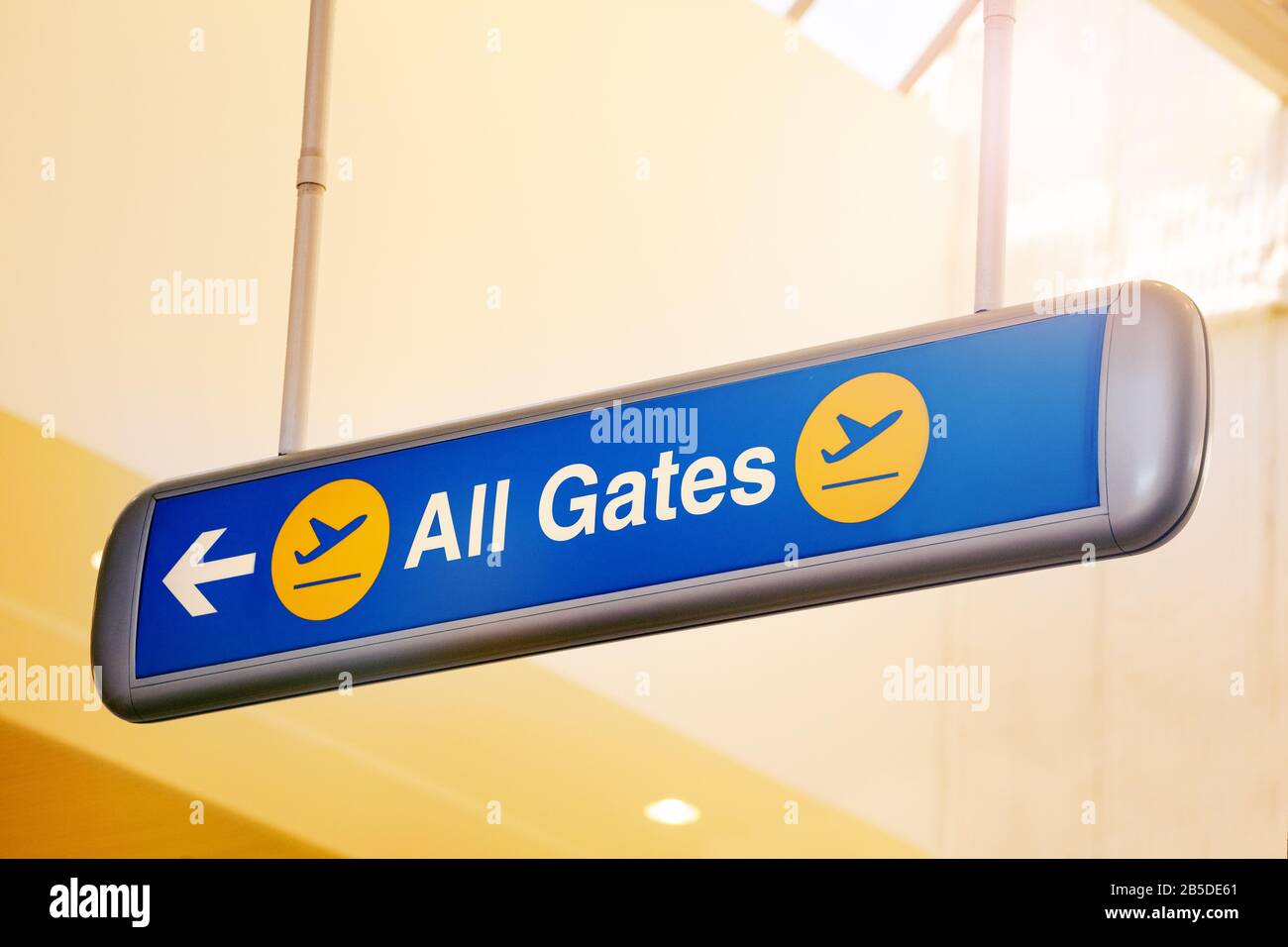 Hanging aircraft hi-res stock photography and images - Alamy