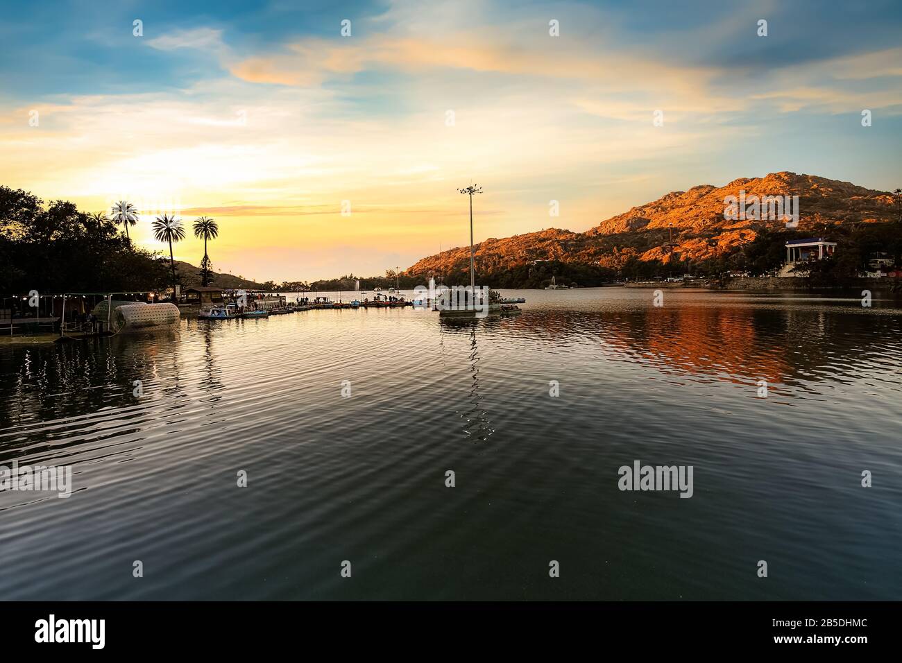 Nakki lake mount abu hi-res stock photography and images - Alamy