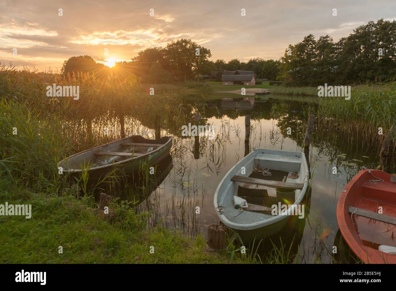 Lake Mustin, village of Mustin, County of Lauenburg, Schleswig-Holstein ...