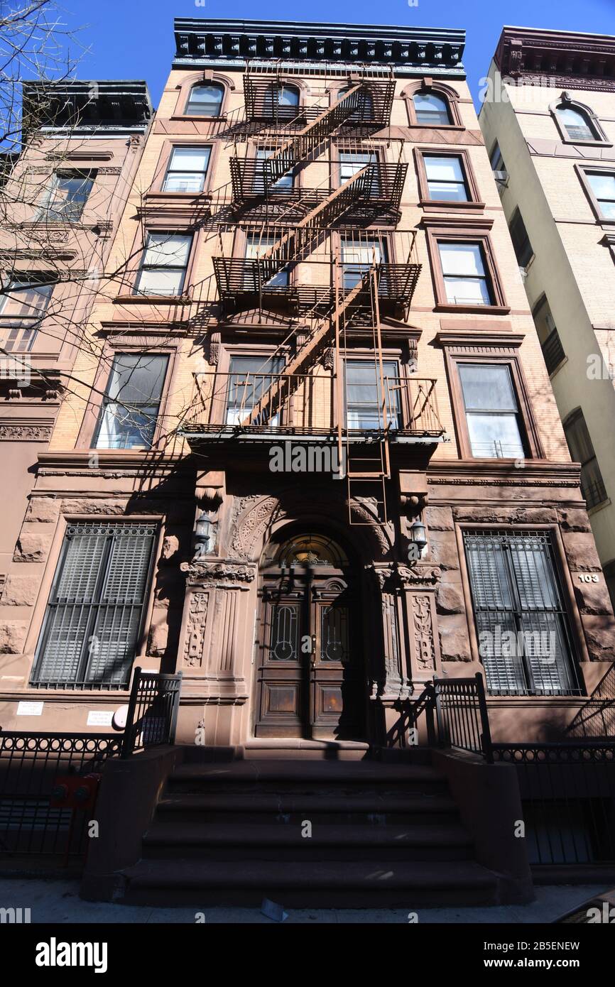 Harlem street view, New York City, USA Stock Photo - Alamy