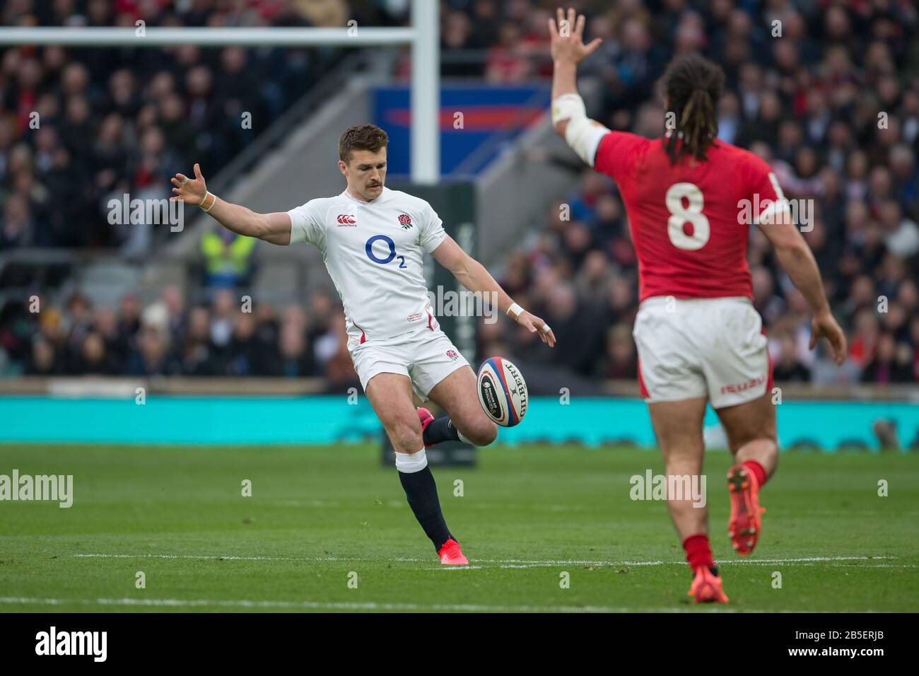 07 March 2020, Great Britain, London: Kick from Henry Slade (England ...