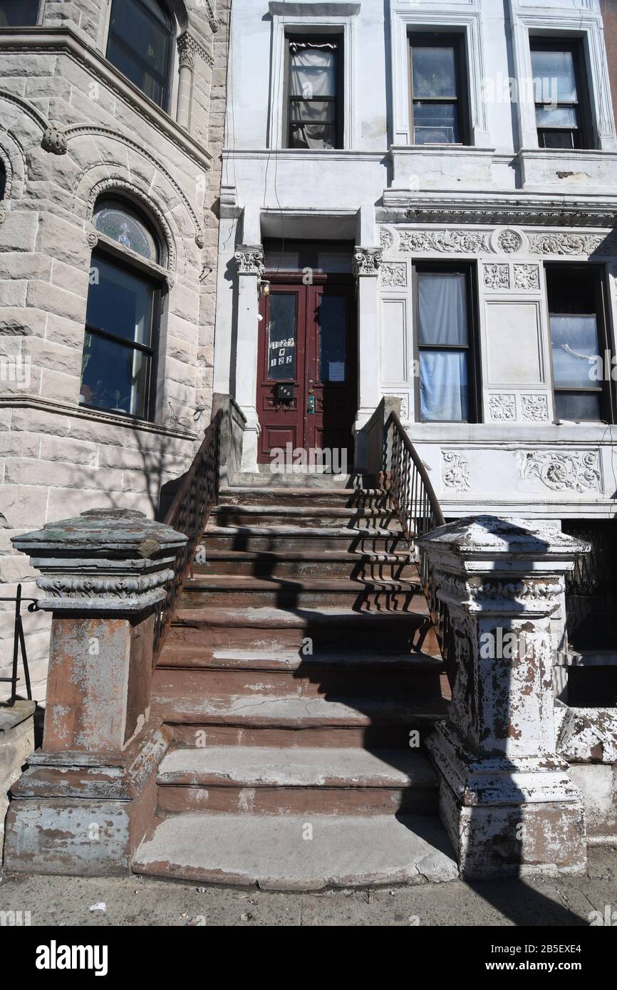 Harlem street view, New York City, USA Stock Photo - Alamy