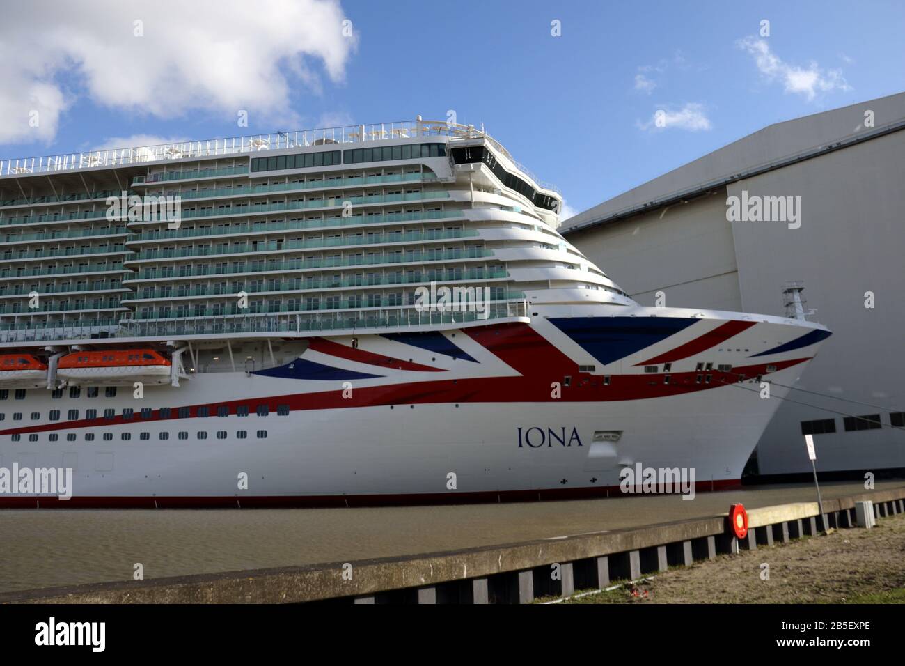 Iona cruise ship hi-res stock photography and images - Alamy