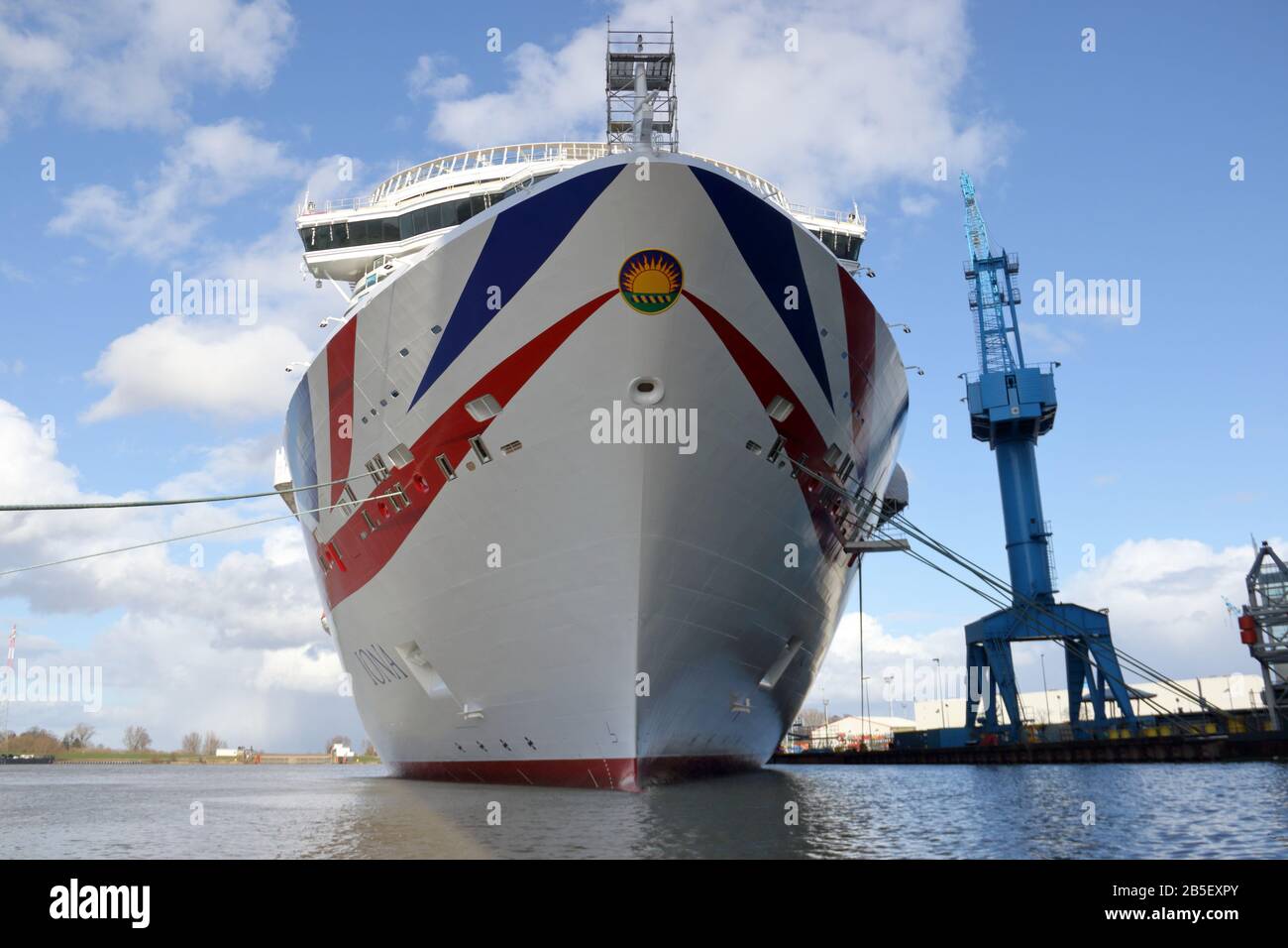 Iona cruise ship hi-res stock photography and images - Alamy