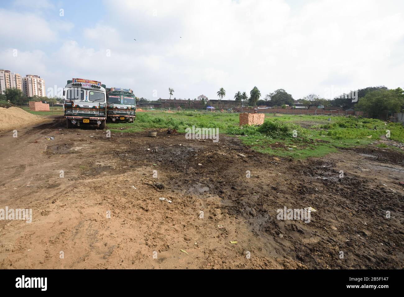 Popularly known as Lalkuthi premises. Lower Foreshore Road, Shalimar ...