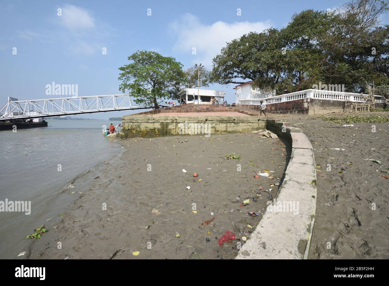 Riverbank of the Ganges. Botanic Garden Ghat, Howrah. India Stock Photo ...