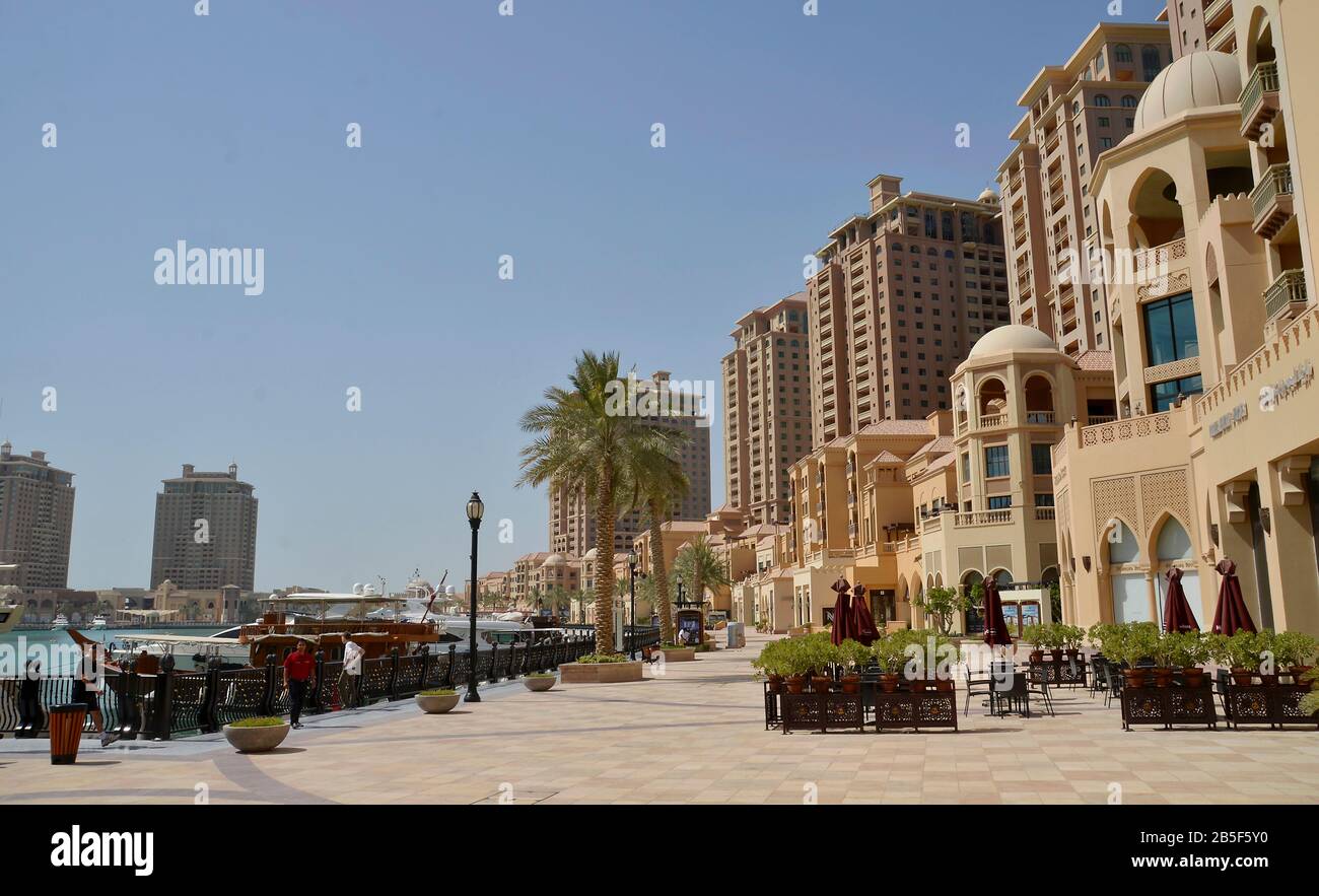 The pearl doha hi-res stock photography and images - Alamy