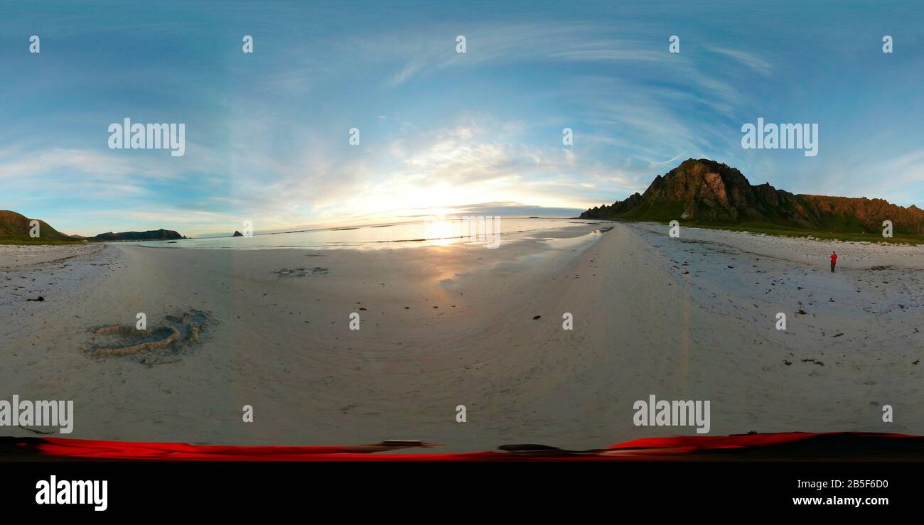 180 strand hi-res stock photography and images - Alamy