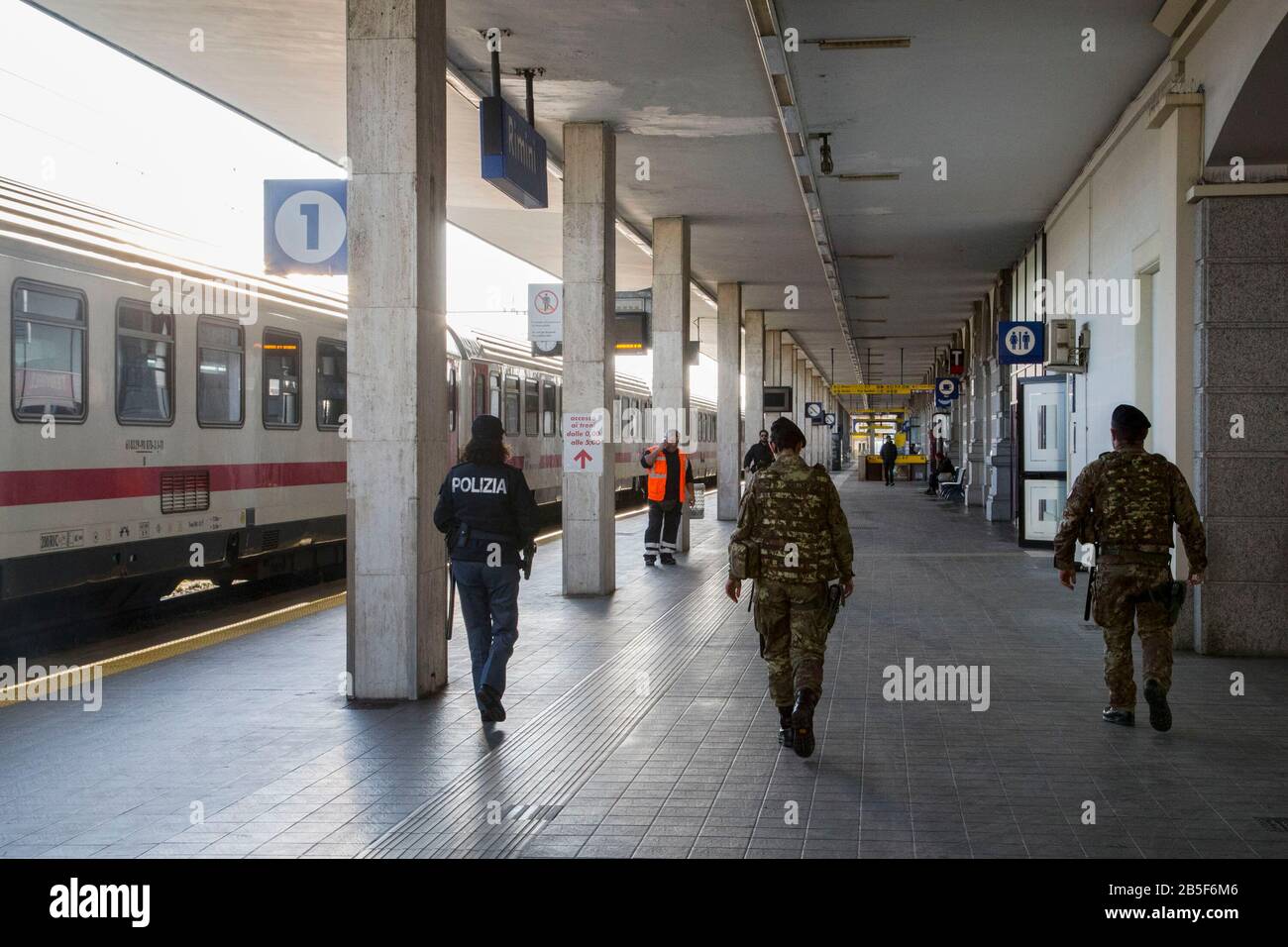 Italian police station hi-res stock photography and images - Alamy