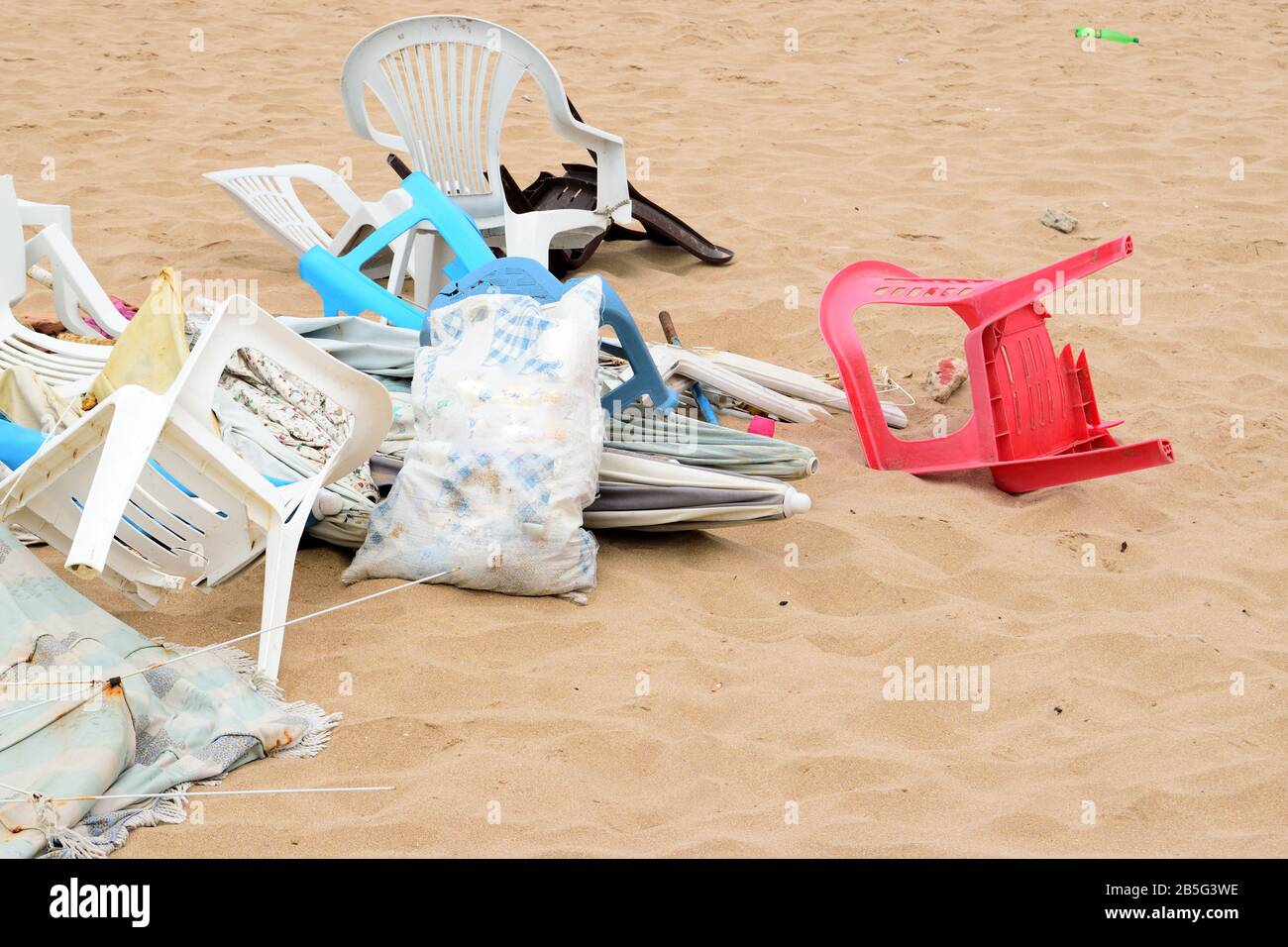 plastic garbage in a beach Stock Photo - Alamy