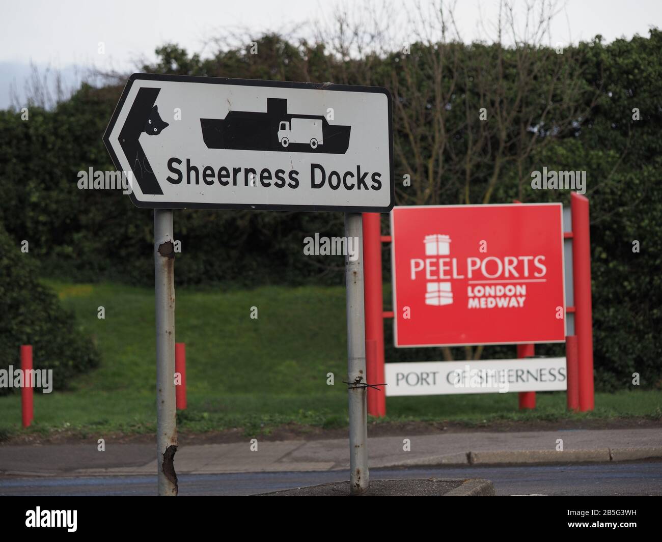 Black cat kent signs hi-res stock photography and images - Alamy