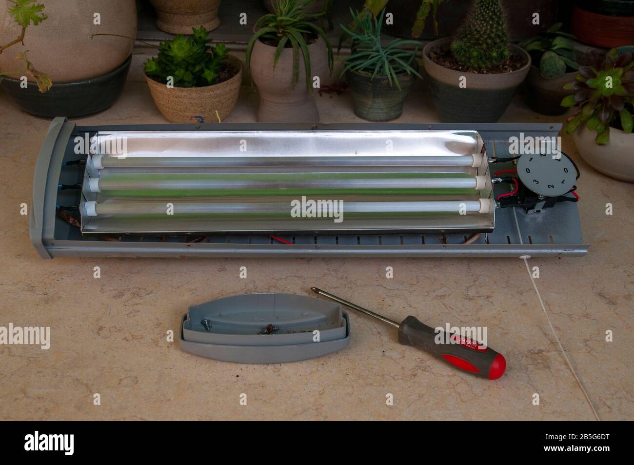 Old electric heater hi-res stock photography and images - Alamy