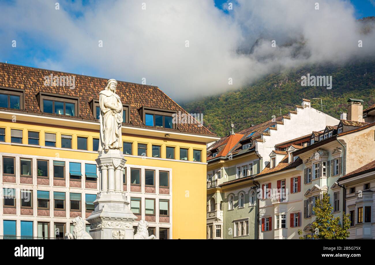 Walther square (Walther Platz), showing the monument of Walter von der ...