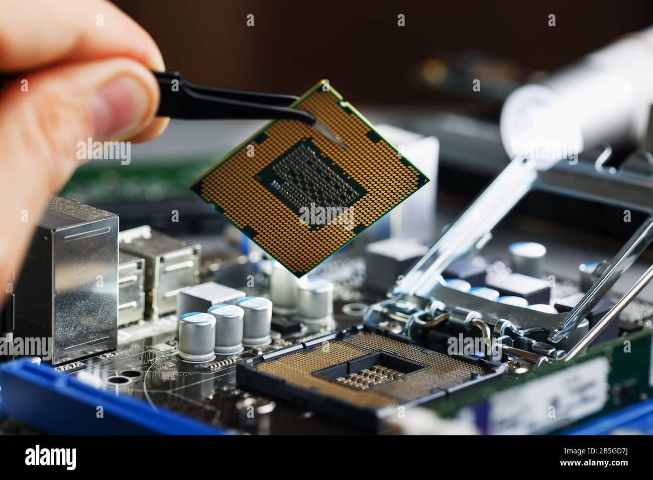 Electronic engineer of computer technology. Maintenance computer cpu ...