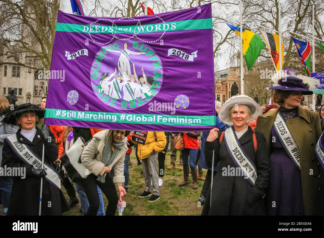 Suffragettes marching england hi-res stock photography and images - Alamy