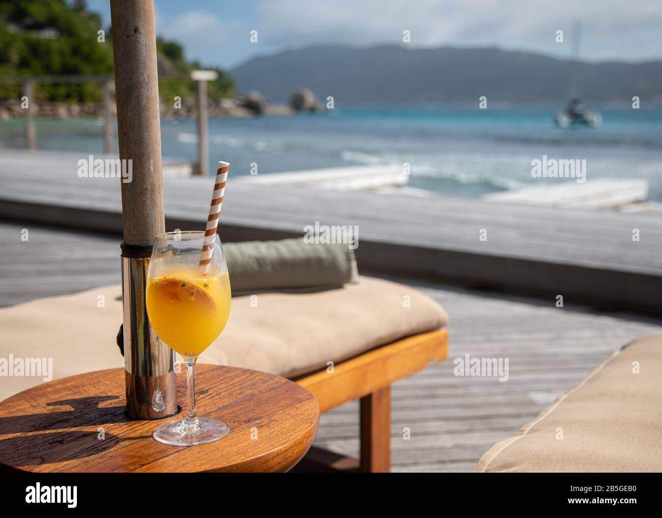 drink on the beach bar Stock Photo - Alamy