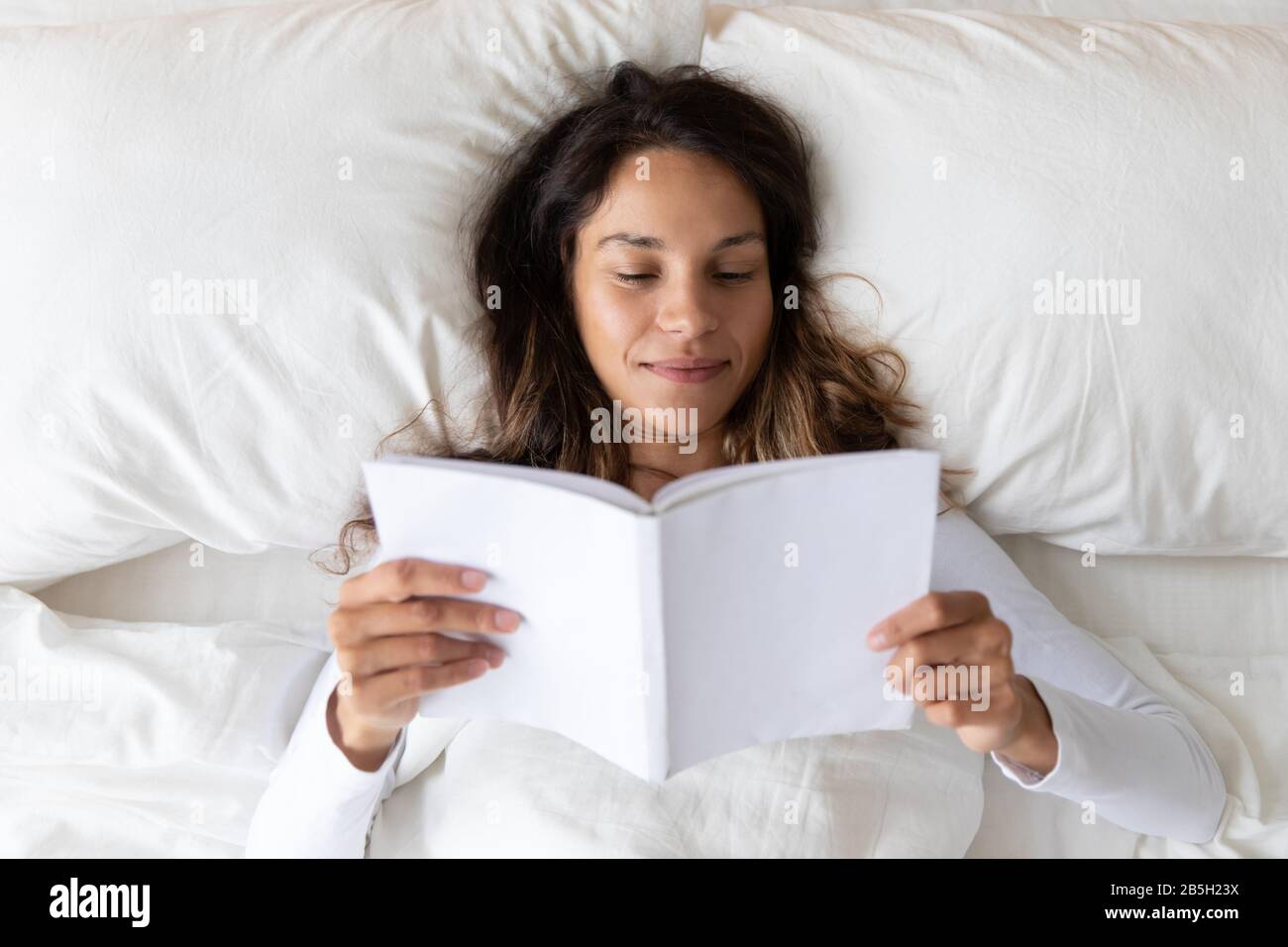 Teen bedroom reading hi-res stock photography and images - Alamy