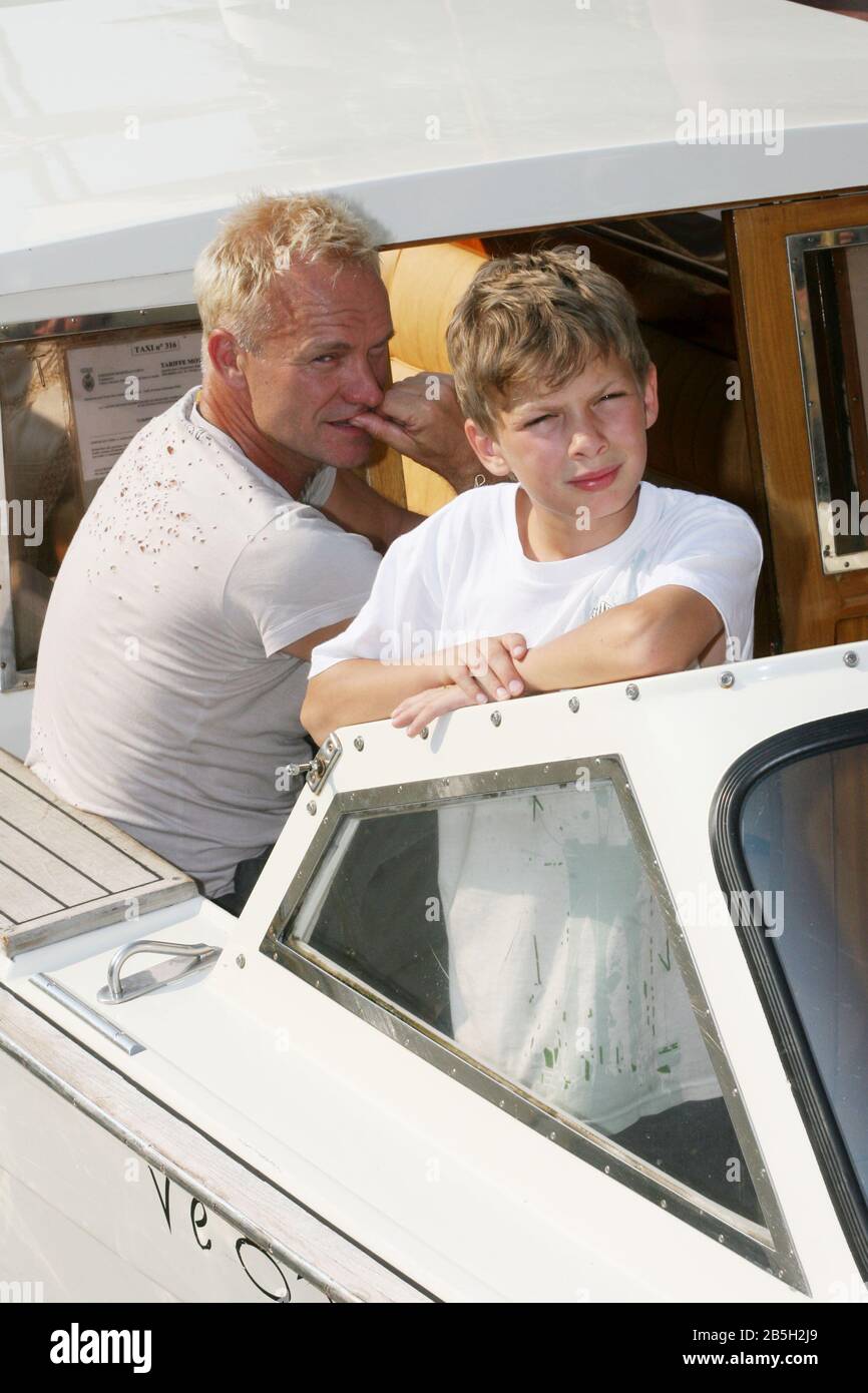 Sting singer family hi-res stock photography and images - Alamy