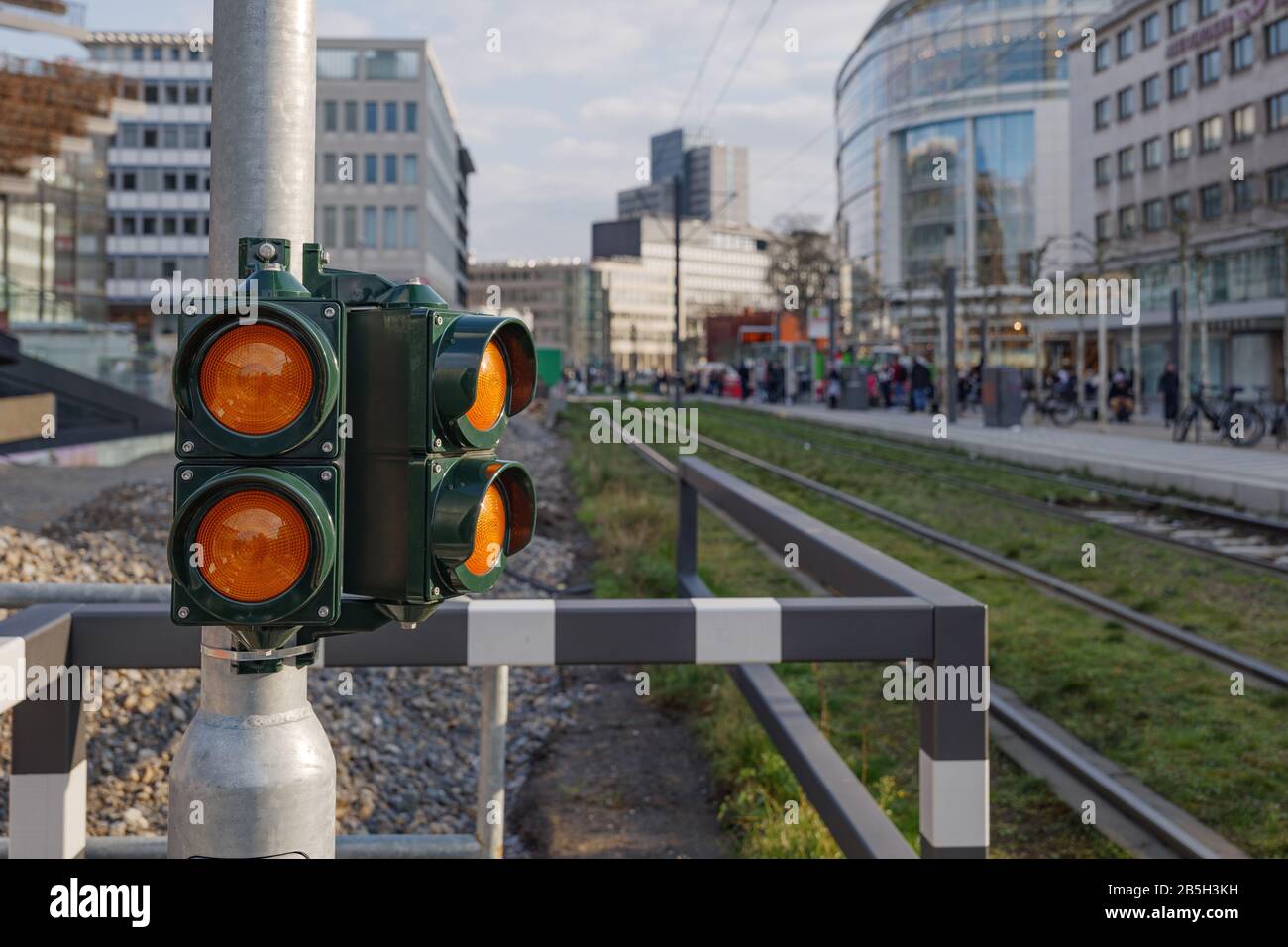 Amber Traffic Light High Resolution Stock Photography and Images - Alamy