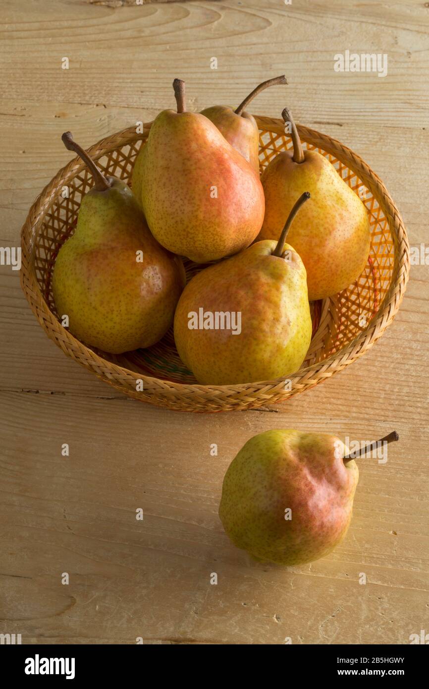 Pears in a basket hi-res stock photography and images - Alamy