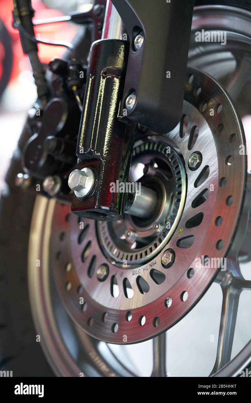 Motorbike front disc brakes hi-res stock photography and images - Alamy