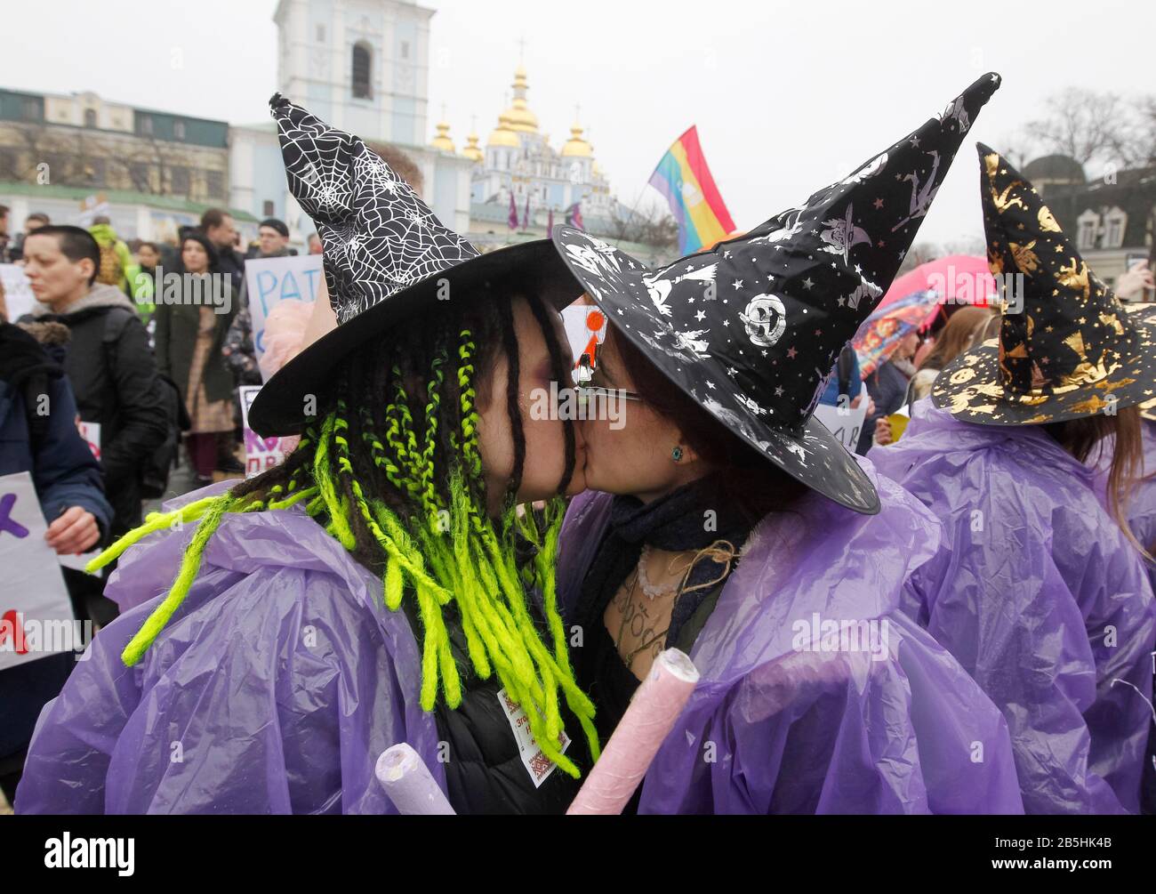 Human right activists hi-res stock photography and images - Alamy