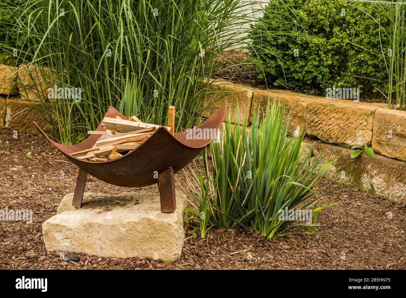 Fire bowl terrace hi-res stock photography and images - Alamy