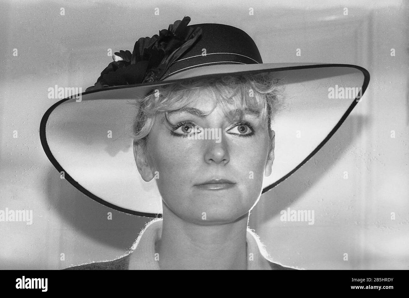 Milliner hi-res stock photography and images - Alamy