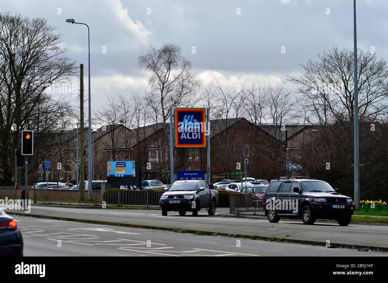 Aldi store sign hi-res stock photography and images - Alamy