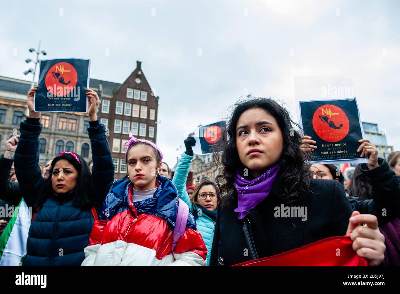 Equal pay protest women hi-res stock photography and images - Alamy