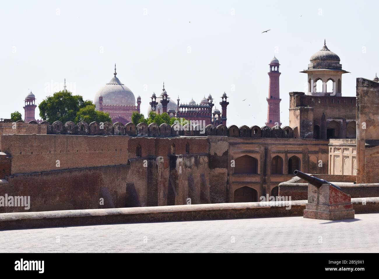 Beautiful architectural view of lahore fort Stock Photo - Alamy