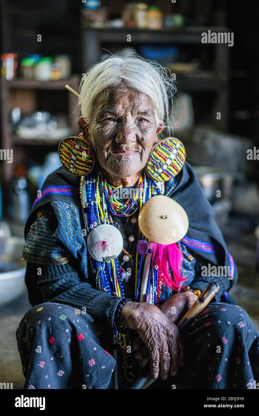 Mindat chin state myanmar hi-res stock photography and images - Alamy