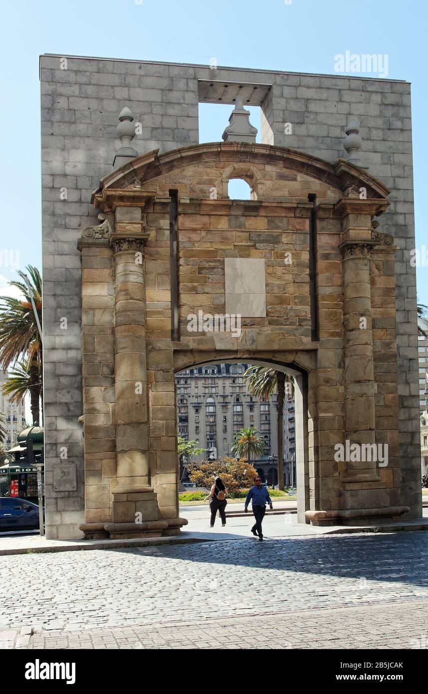 Montevideo street hi-res stock photography and images - Alamy