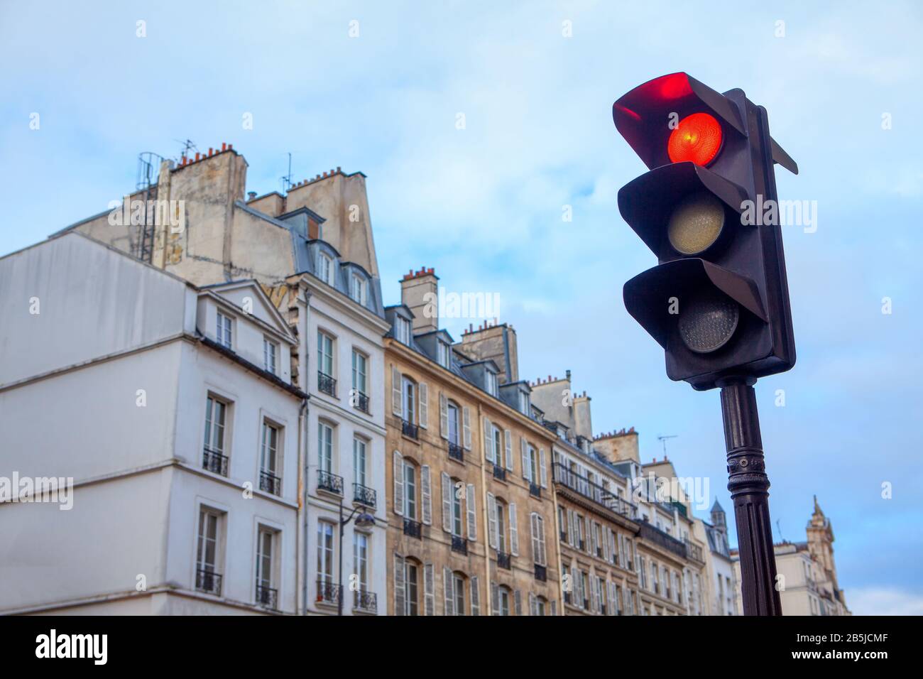 Paris traffic signal hi-res stock photography and images - Alamy
