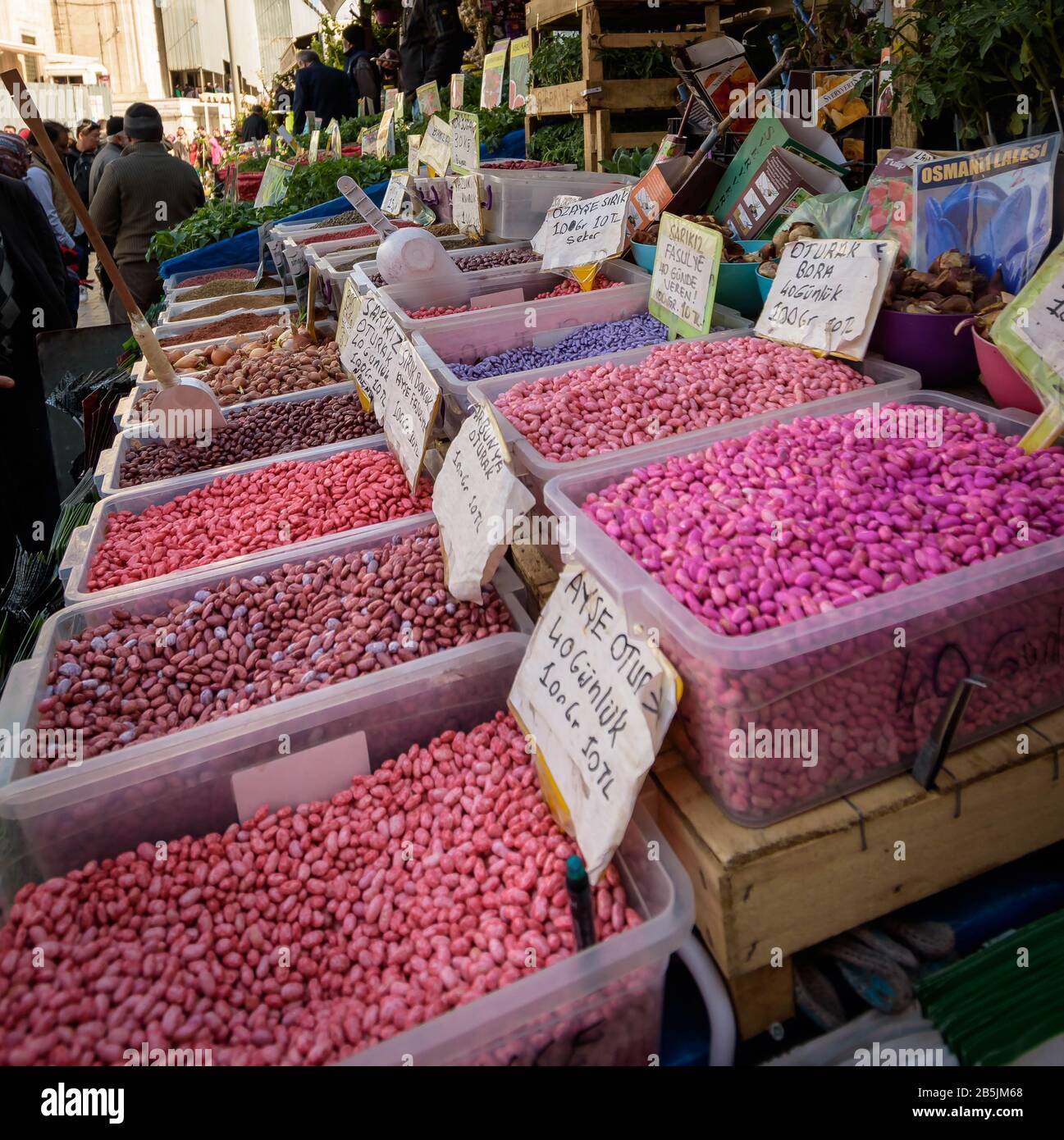 Egyptian vegetable market hi-res stock photography and images - Alamy
