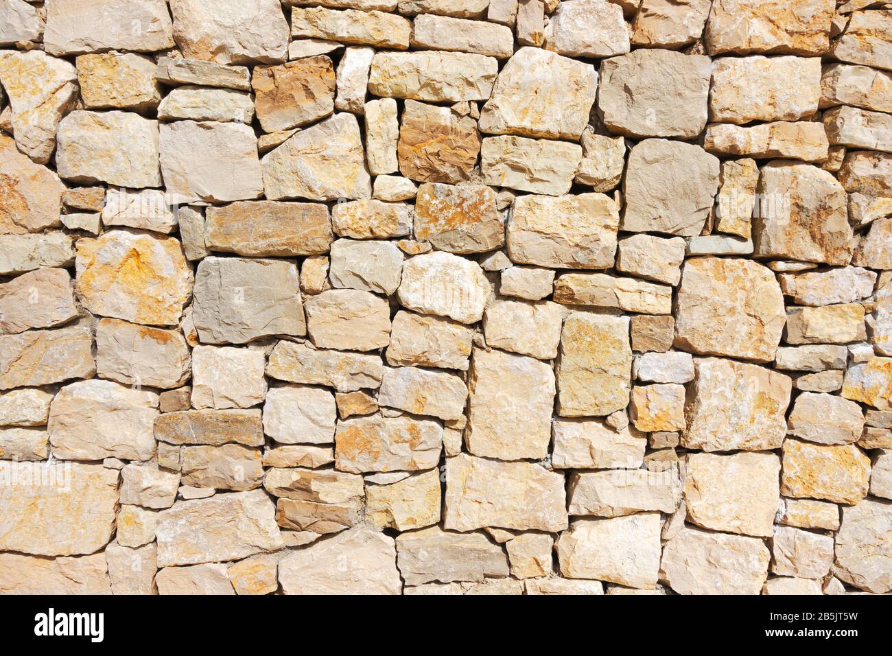 Wall built building stones hi-res stock photography and images - Alamy